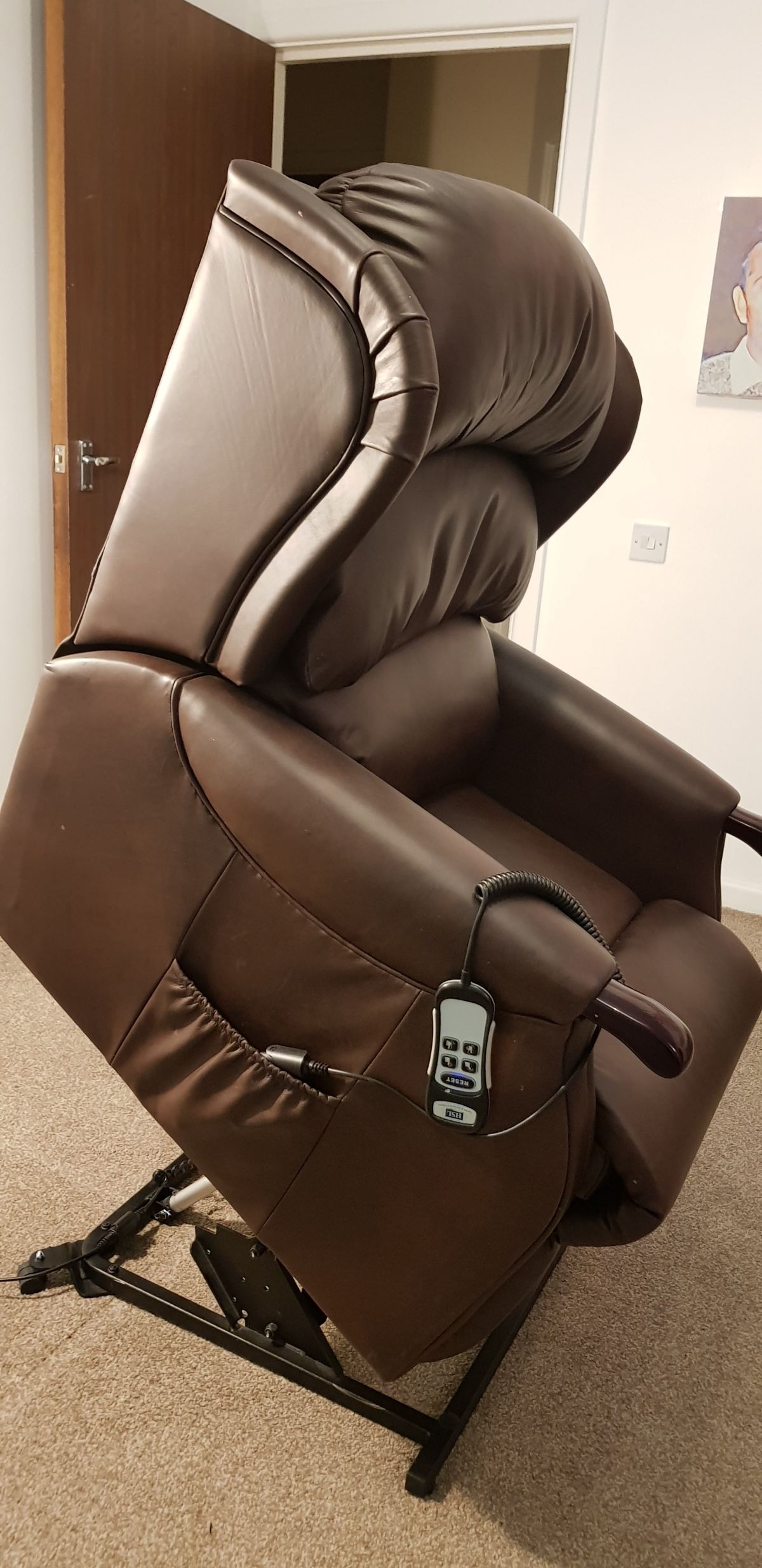 How does a power recliner chair work?